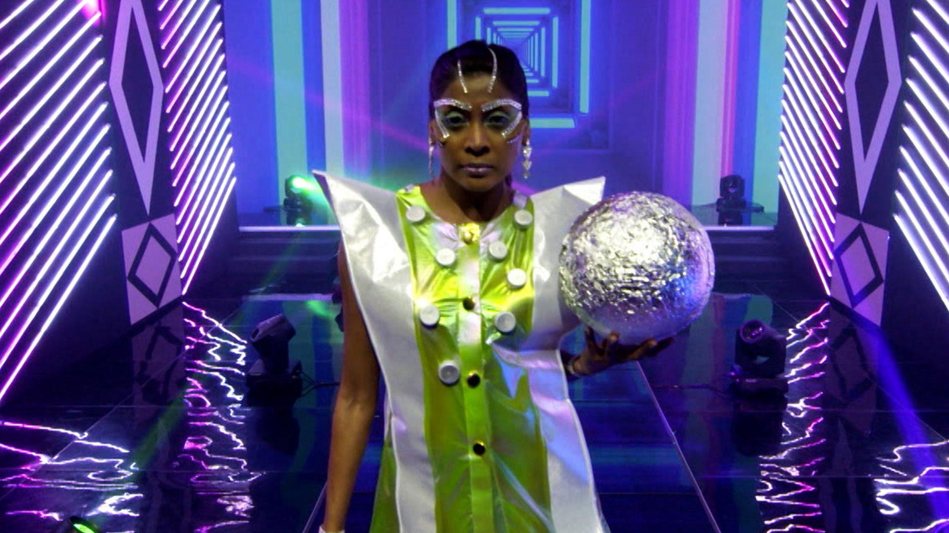 Watch Hey Nee Romba Azhagha Irukke - Project V Series Episode 9 on aha ...